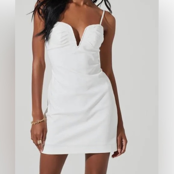 Astr | Dresses | Nwt Astr White Ruched Bust Dress | Poshmark